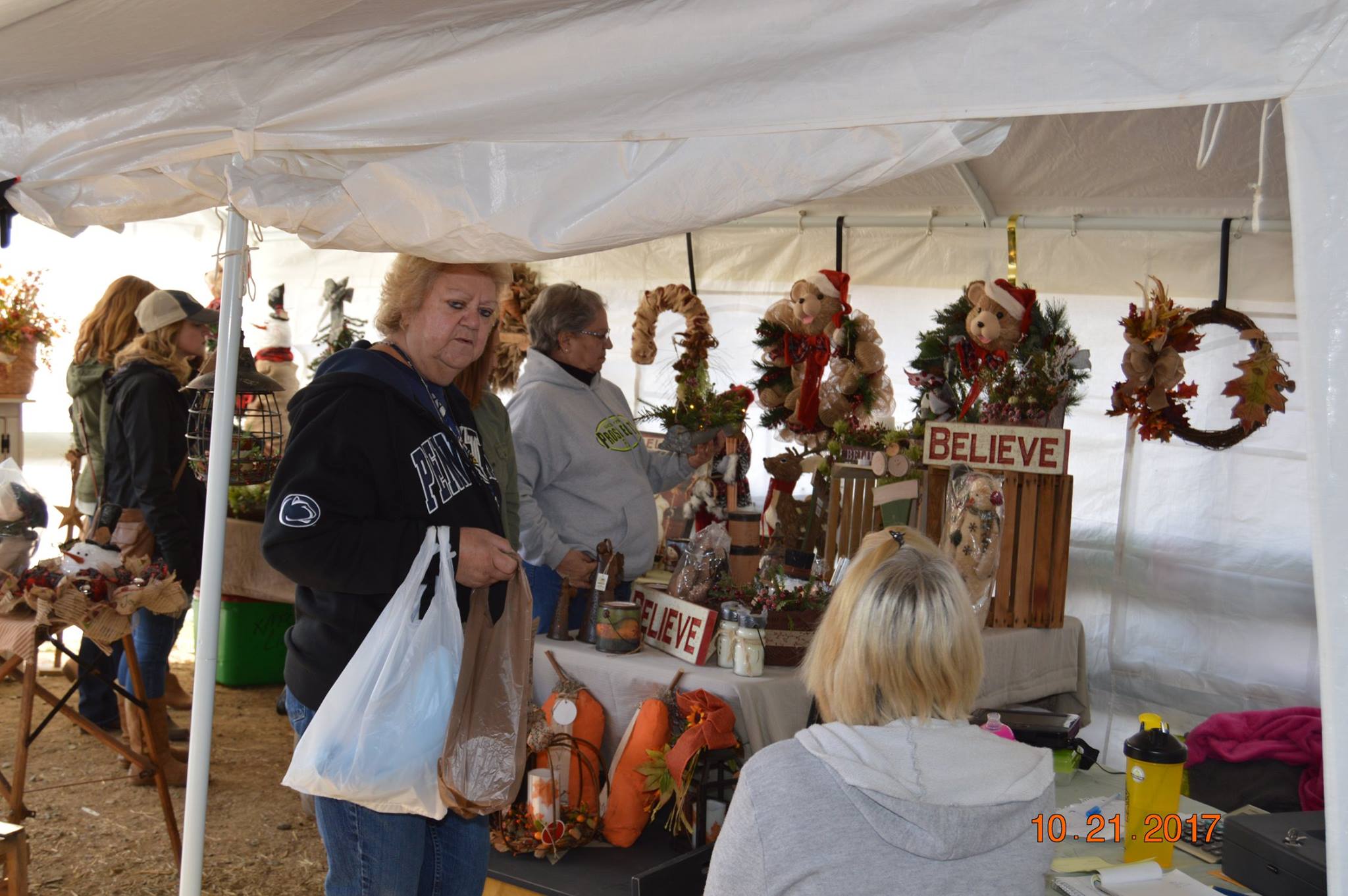 Christmas in the barns – Clinton County Fair